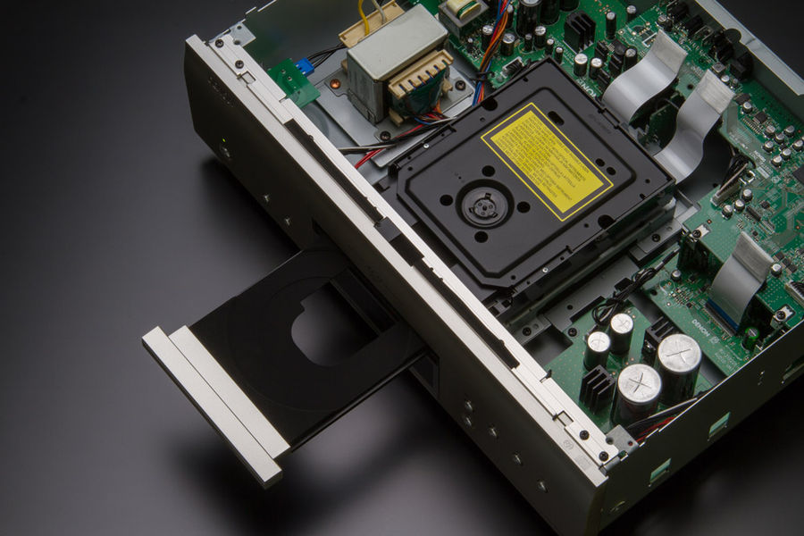 Denon DCD-1600NE Noir - Lecteurs CD sur Son-Vidéo.com